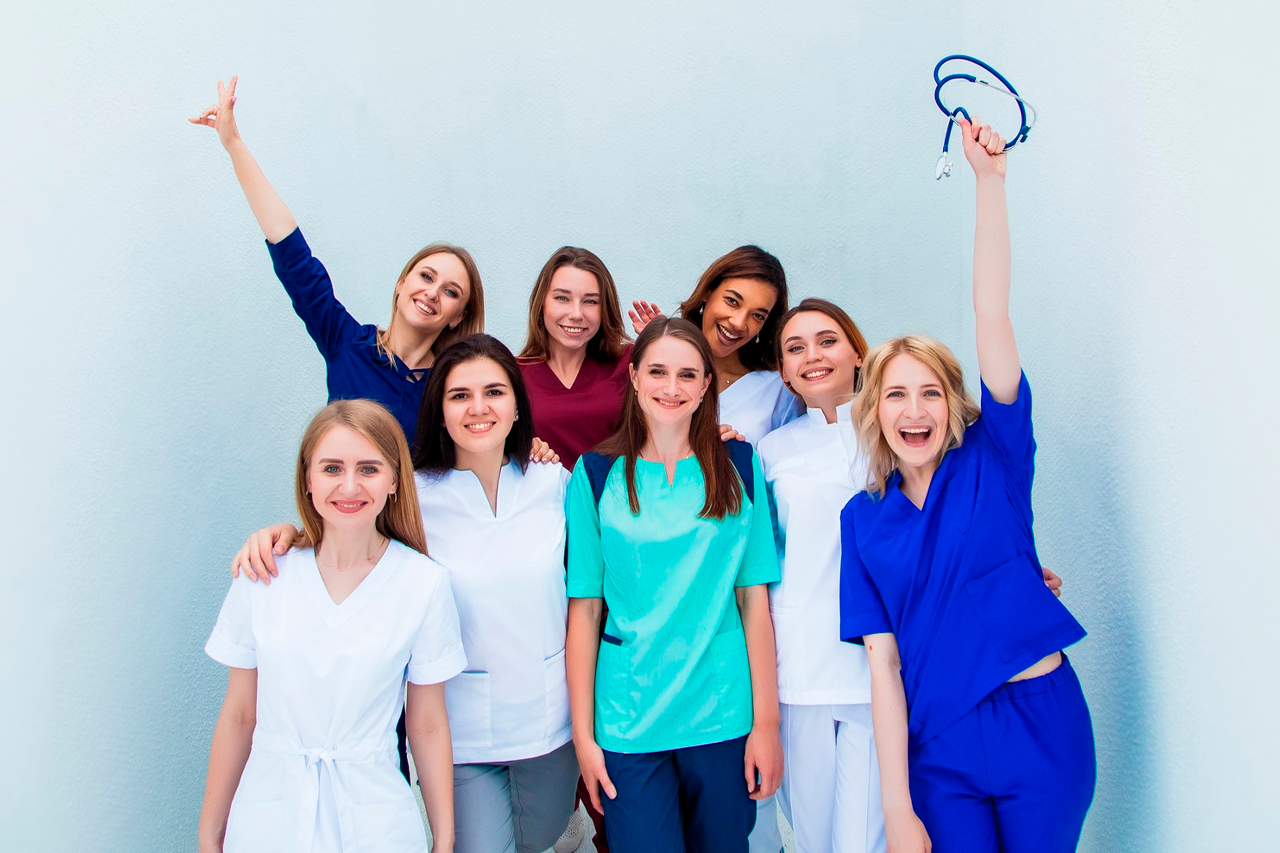 Las mujeres y la medicina: una lucha por permanecer y crecer - Colegio ...
